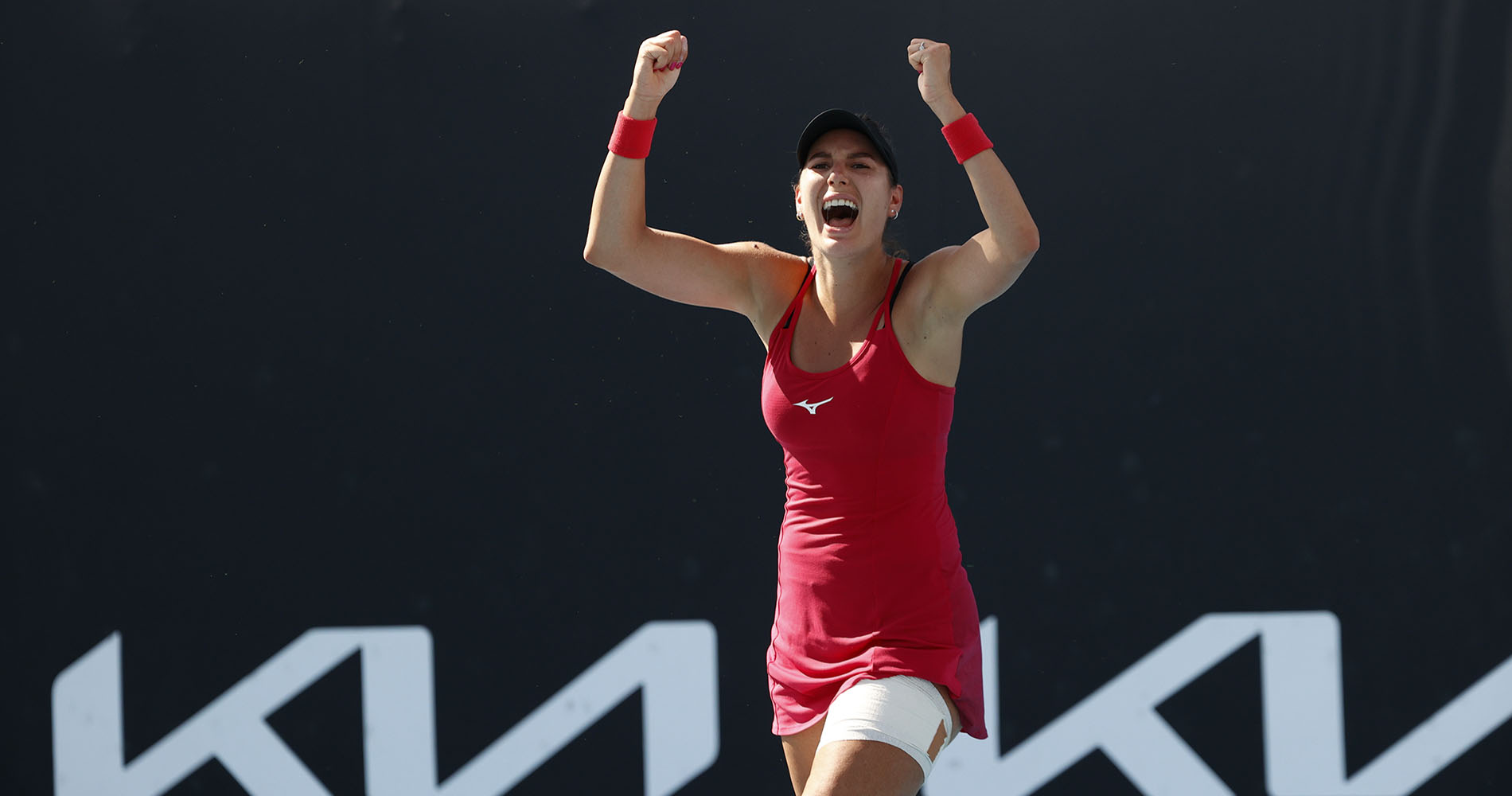 Australian Open: Oceane Dodin moves into last 16 - Tennis Majors